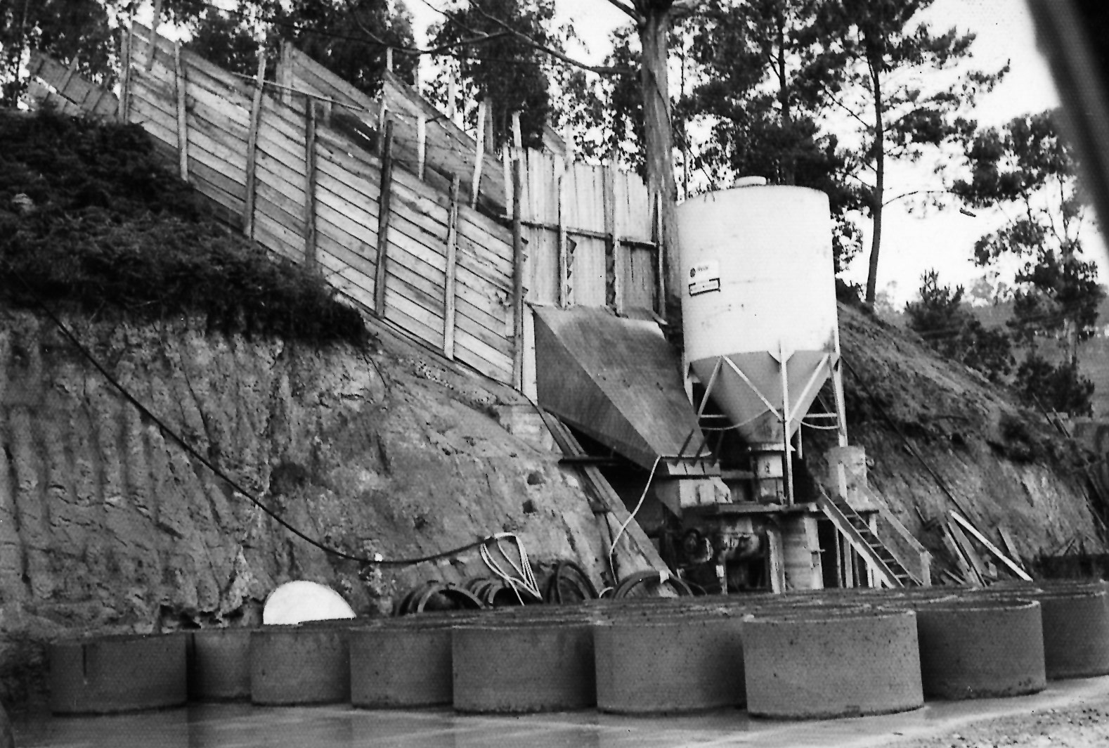 Prefabricados de hormigón Guntín, adoquines, aceras y bordillos.